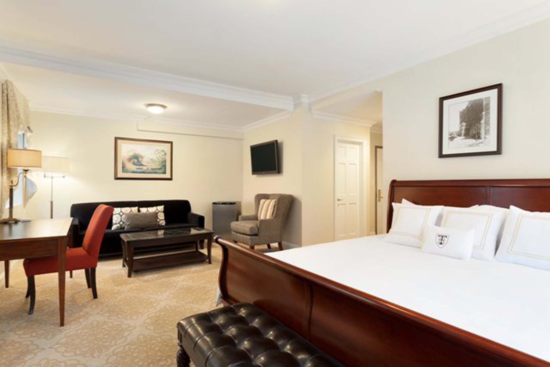 Executive Junior Suite | The Thayer Hotel